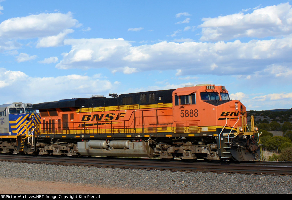 BNSF 5888